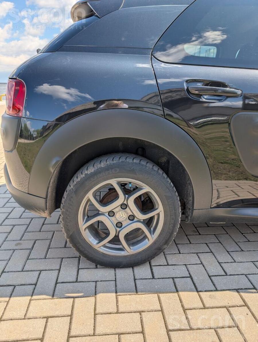 Melns Citroen C4 Cactus 2016 Rīga, ar dzinēja tilpumu 1.60 L un nobraukumu 169 tūkst. km par 5999 €, foto 7 vietnē AUTOMOTO.COM.LV