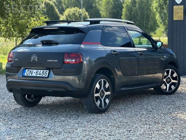 Melns Citroen C4 Cactus 2016 Jelgava, ar dzinēja tilpumu 1.20 L un nobraukumu 0 tūkst. km par 6200 €, foto 5 vietnē AUTOMOTO.COM.LV