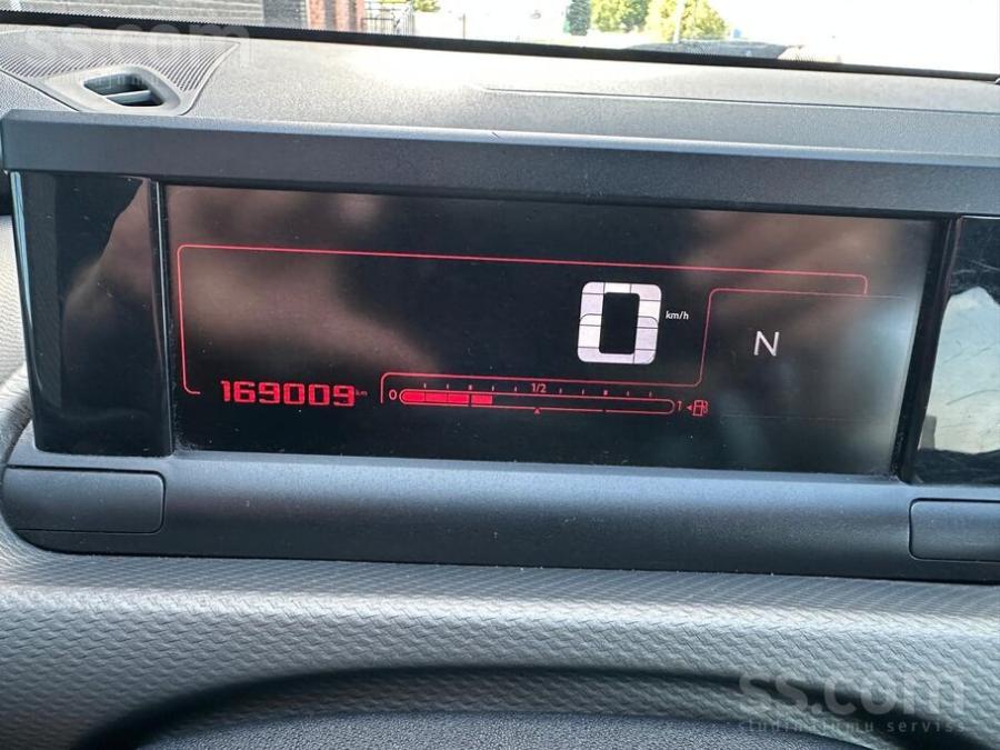 Melns Citroen C4 Cactus 2016 Rīga, ar dzinēja tilpumu 1.60 L un nobraukumu 169 tūkst. km par 5300 €, foto 13 vietnē AUTOMOTO.COM.LV