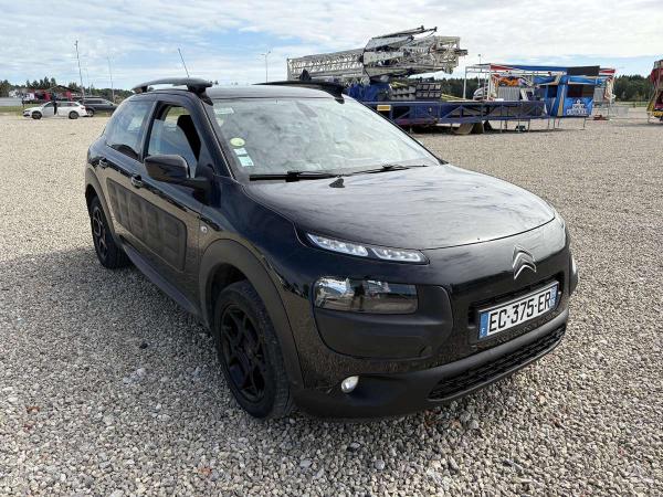 Melns Citroen C4 Cactus 2016 Tauragė, ar dzinēja tilpumu 1.56 L un nobraukumu 142 tūkst. km par 3750 €, foto 1 vietnē AUTOMOTO.COM.LV