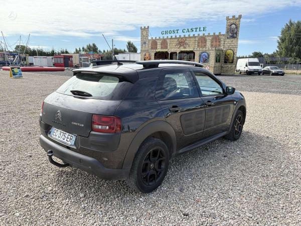 Melns Citroen C4 Cactus 2016 Tauragė, ar dzinēja tilpumu 1.56 L un nobraukumu 142 tūkst. km par 3750 €, foto 3 vietnē AUTOMOTO.COM.LV