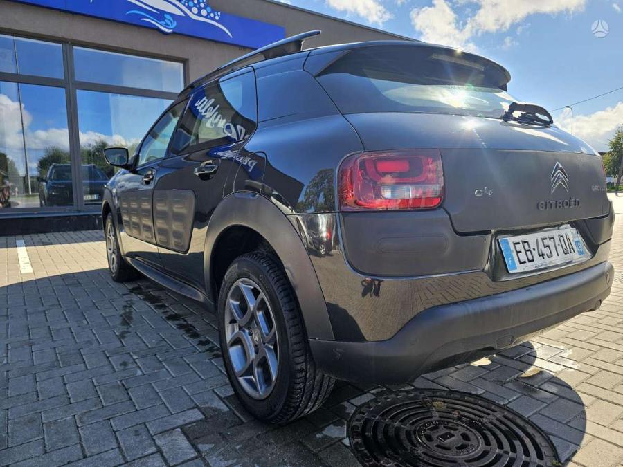 Melns Citroen C4 Cactus 2016 Tauragė, ar dzinēja tilpumu 1.56 L un nobraukumu 235 tūkst. km par 3700 €, foto 6 vietnē AUTOMOTO.COM.LV