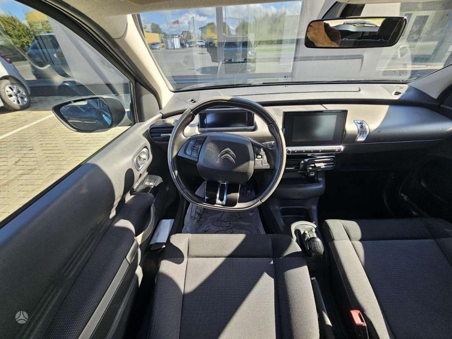 Melns Citroen C4 Cactus 2016 Tauragė, ar dzinēja tilpumu 1.56 L un nobraukumu 235 tūkst. km par 3700 €, foto 9 vietnē AUTOMOTO.COM.LV