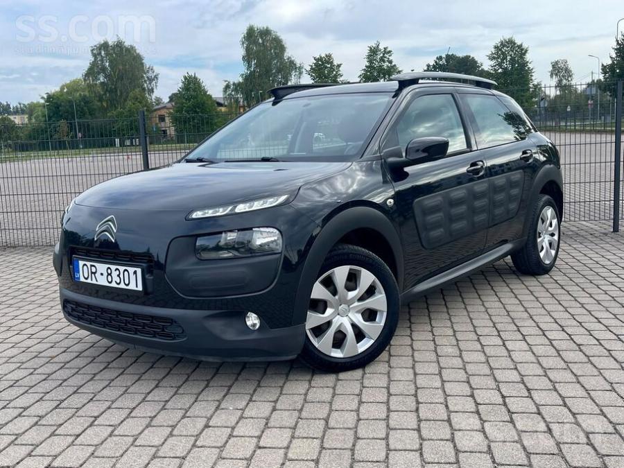 Black Citroen C4 Cactus 2016 in Jelgava, with an engine capacity of 1.20 L and mileage of 0 thousand km for 5990 €, photo 4 on AUTOMOTO.COM.LV