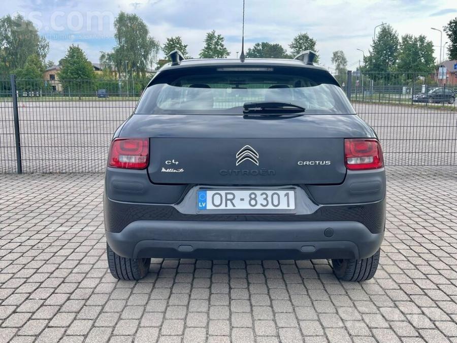 Black Citroen C4 Cactus 2016 in Jelgava, with an engine capacity of 1.20 L and mileage of 0 thousand km for 5990 €, photo 6 on AUTOMOTO.COM.LV