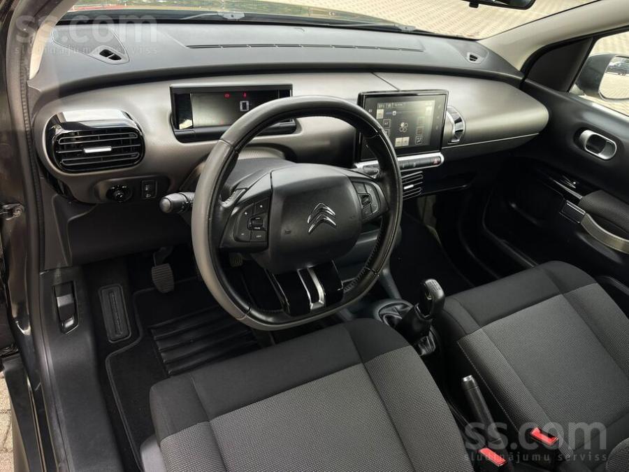 Black Citroen C4 Cactus 2016 in Jelgava, with an engine capacity of 1.20 L and mileage of 0 thousand km for 5990 €, photo 9 on AUTOMOTO.COM.LV