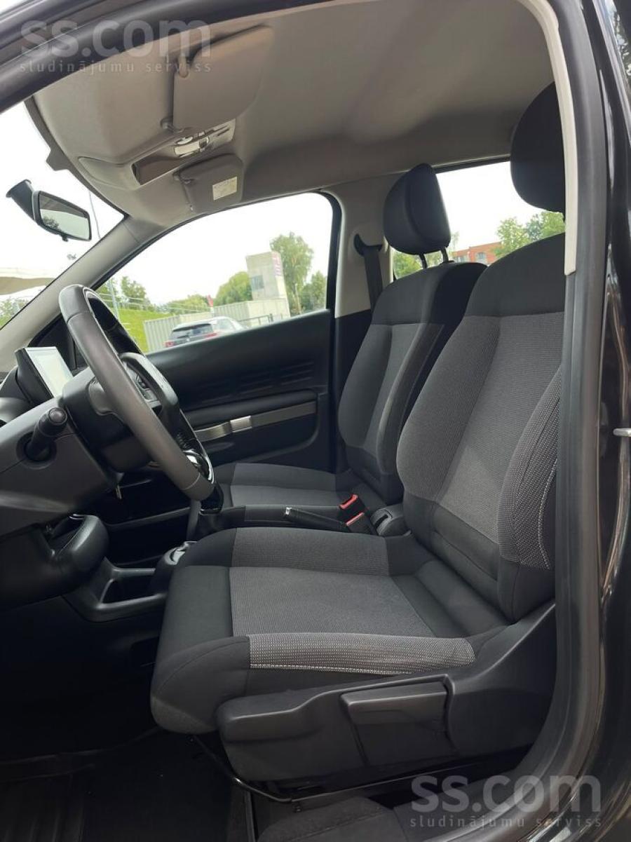 Black Citroen C4 Cactus 2016 in Jelgava, with an engine capacity of 1.20 L and mileage of 0 thousand km for 5990 €, photo 10 on AUTOMOTO.COM.LV