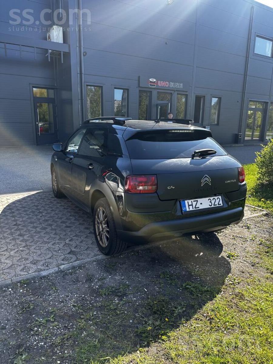 Melns Citroen C4 Cactus 2017 Rīga, ar dzinēja tilpumu 1.60 L un nobraukumu 194 tūkst. km par 7200 €, foto 3 vietnē AUTOMOTO.COM.LV