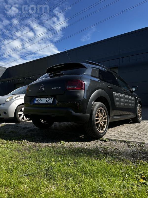 Melns Citroen C4 Cactus 2017 Rīga, ar dzinēja tilpumu 1.60 L un nobraukumu 194 tūkst. km par 7200 €, foto 5 vietnē AUTOMOTO.COM.LV