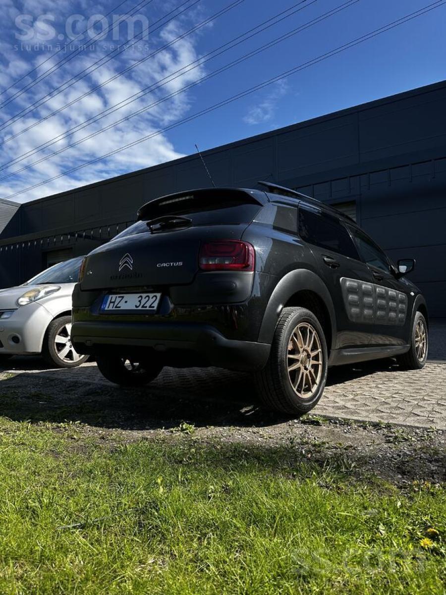 Melns Citroen C4 Cactus 2017 Rīga, ar dzinēja tilpumu 1.60 L un nobraukumu 194 tūkst. km par 7200 €, foto 5 vietnē AUTOMOTO.COM.LV