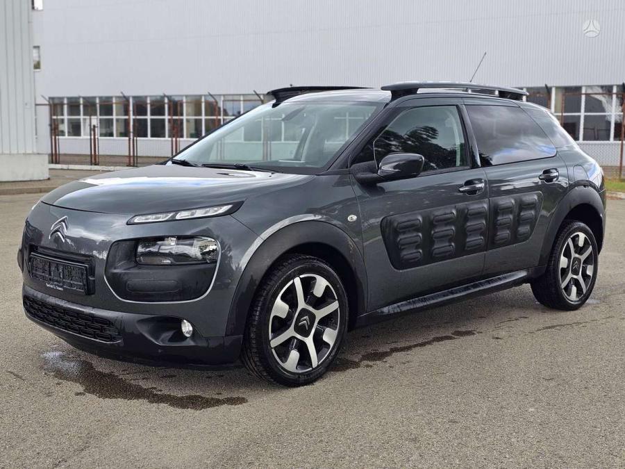 Black Citroen C4 Cactus 2017 in Rokiskis, with an engine capacity of 1.56 L and mileage of 120 thousand km for 4150 €, photo 5 on AUTOMOTO.COM.LV