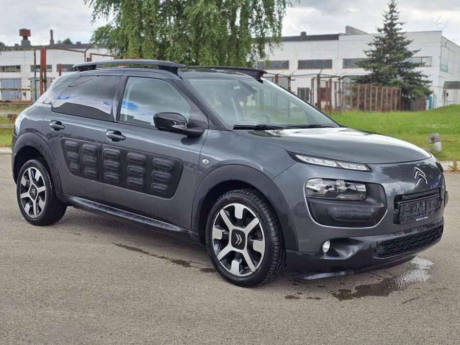Black Citroen C4 Cactus 2017 in Rokiskis, with an engine capacity of 1.56 L and mileage of 120 thousand km for 4150 €, photo 6 on AUTOMOTO.COM.LV