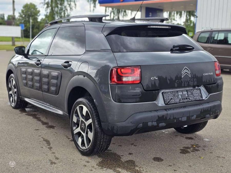 Black Citroen C4 Cactus 2017 in Rokiskis, with an engine capacity of 1.56 L and mileage of 120 thousand km for 4150 €, photo 7 on AUTOMOTO.COM.LV