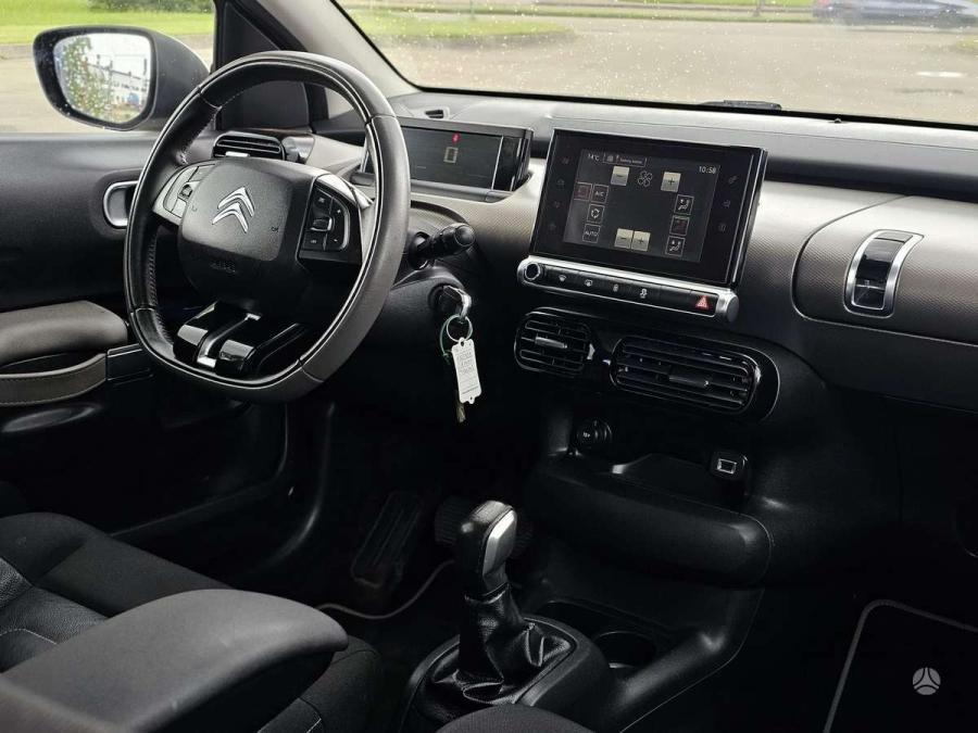Black Citroen C4 Cactus 2017 in Rokiskis, with an engine capacity of 1.56 L and mileage of 120 thousand km for 4150 €, photo 13 on AUTOMOTO.COM.LV