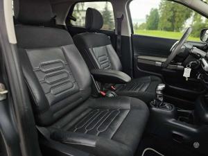 Black Citroen C4 Cactus 2017 in Rokiskis, with an engine capacity of 1.56 L and mileage of 120 thousand km for 4150 €, photo 14 on AUTOMOTO.COM.LV