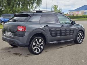 Black Citroen C4 Cactus 2017 in Rokiskis, with an engine capacity of 1.56 L and mileage of 120 thousand km for 4150 €, photo 16 on AUTOMOTO.COM.LV