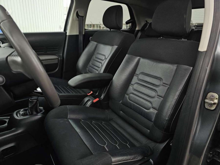 Black Citroen C4 Cactus 2017 in Rokiskis, with an engine capacity of 1.56 L and mileage of 120 thousand km for 4150 €, photo 22 on AUTOMOTO.COM.LV