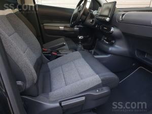 Black Citroen C4 Cactus 2018 in Jelgava, with an engine capacity of 1.50 L and mileage of 207 thousand km for 7750 €, photo 3 on AUTOMOTO.COM.LV