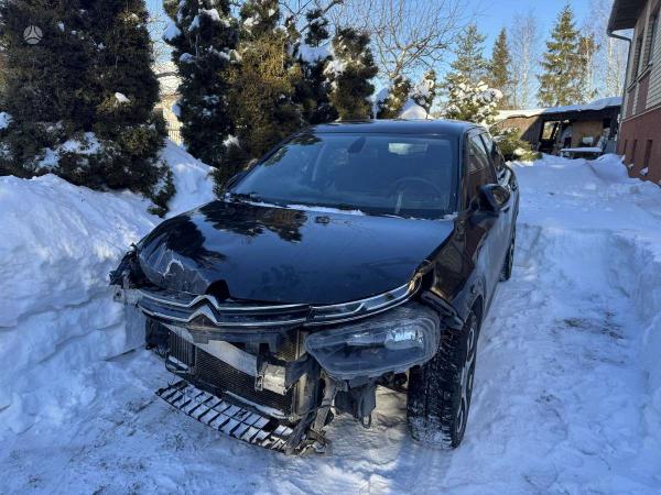 Black Citroen C4 Cactus 2019 in Panevezys, with an engine capacity of 1.20 L and mileage of 120 thousand km for 1999 €, photo 1 on AUTOMOTO.COM.LV