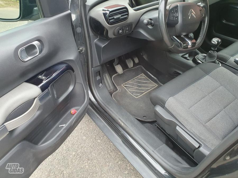 Melns Citroen C4 Cactus 2019 Klaipėda, ar dzinēja tilpumu 1.50 L un nobraukumu 233 tūkst. km par 8600 €, foto 18 vietnē AUTOMOTO.COM.LV
