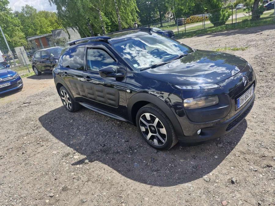 Melns Citroen C4 Cactus 2014 Tauragė, ar dzinēja tilpumu 1.20 L un nobraukumu 177 tūkst. km par 3300 €, foto 3 vietnē AUTOMOTO.COM.LV