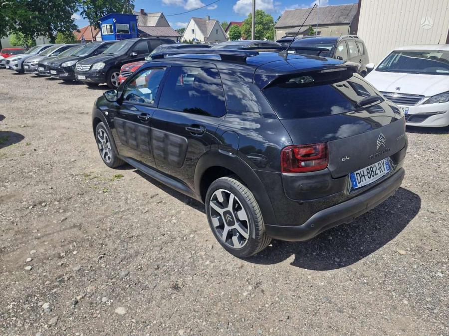 Melns Citroen C4 Cactus 2014 Tauragė, ar dzinēja tilpumu 1.20 L un nobraukumu 177 tūkst. km par 3300 €, foto 5 vietnē AUTOMOTO.COM.LV
