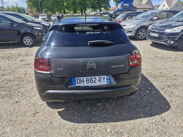 Black Citroen C4 Cactus 2014 in Taurage, with an engine capacity of 1.20 L and mileage of 177 thousand km for 3300 €, photo 6 on AUTOMOTO.COM.LV