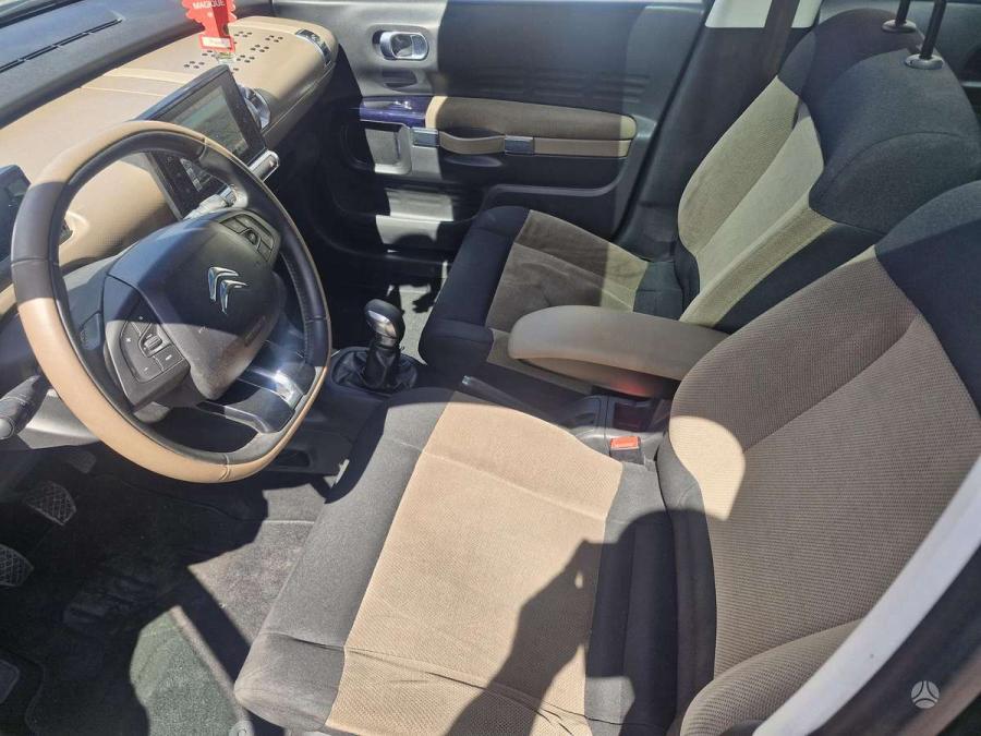 Melns Citroen C4 Cactus 2014 Tauragė, ar dzinēja tilpumu 1.20 L un nobraukumu 177 tūkst. km par 3300 €, foto 9 vietnē AUTOMOTO.COM.LV