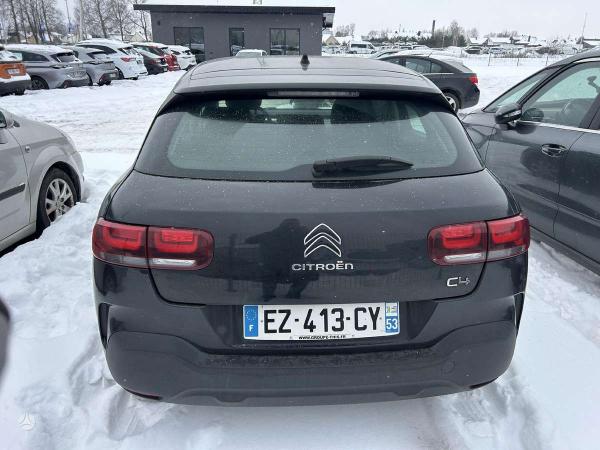 Melns Citroen C4 Cactus 2018 Tauragė, ar dzinēja tilpumu 1.20 L un nobraukumu 118 tūkst. km par 5200 €, foto 5 vietnē AUTOMOTO.COM.LV