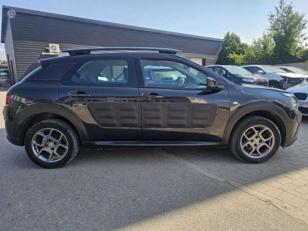 Melns Citroen C4 Cactus 2016 Tauragė, ar dzinēja tilpumu 1.56 L un nobraukumu 240 tūkst. km par 4100 €, foto 4 vietnē AUTOMOTO.COM.LV