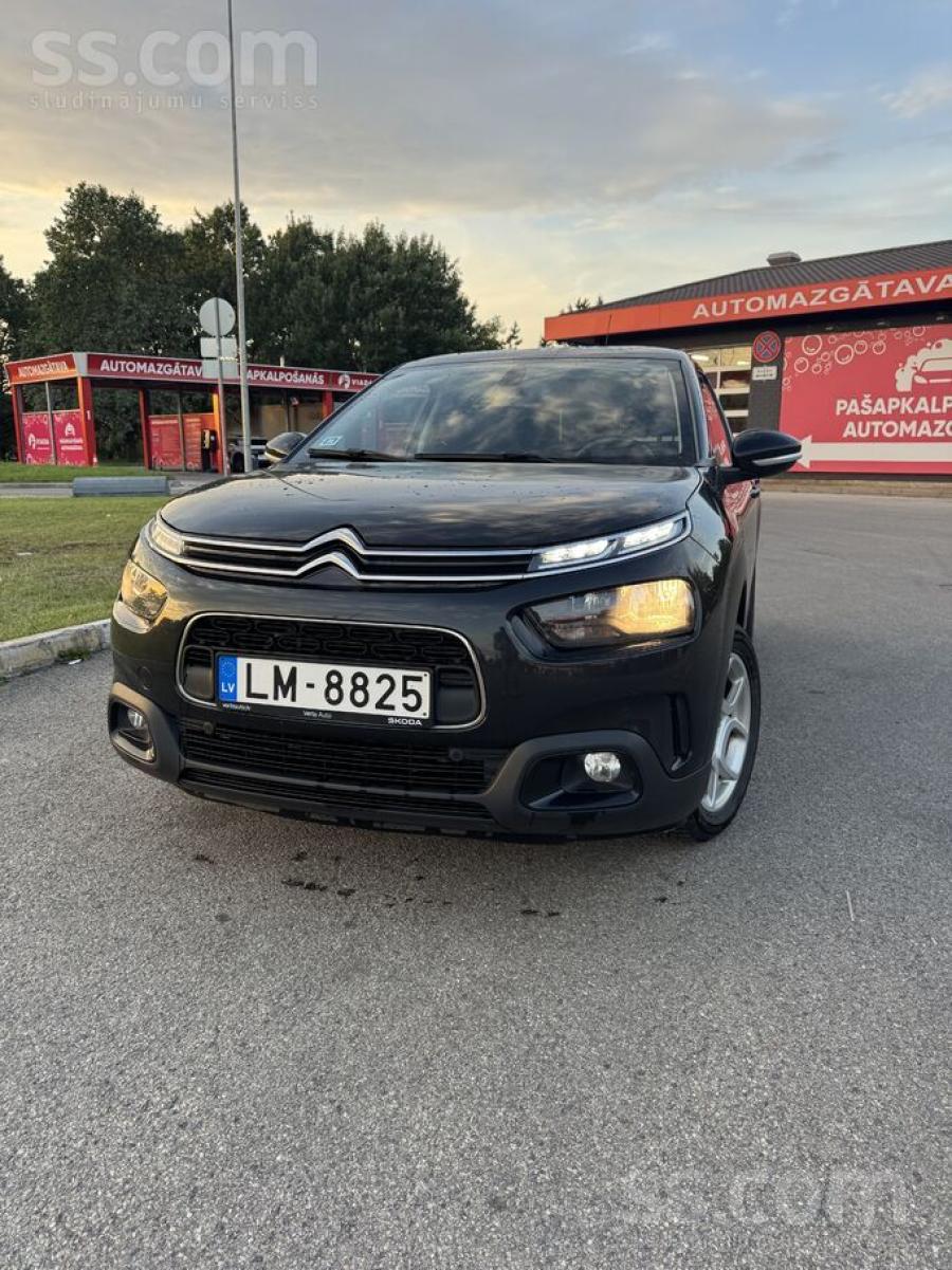 Melns Citroen C4 Cactus 2018 Rīga, ar dzinēja tilpumu 1.20 L un nobraukumu 139 tūkst. km par 6500 €, foto 3 vietnē AUTOMOTO.COM.LV