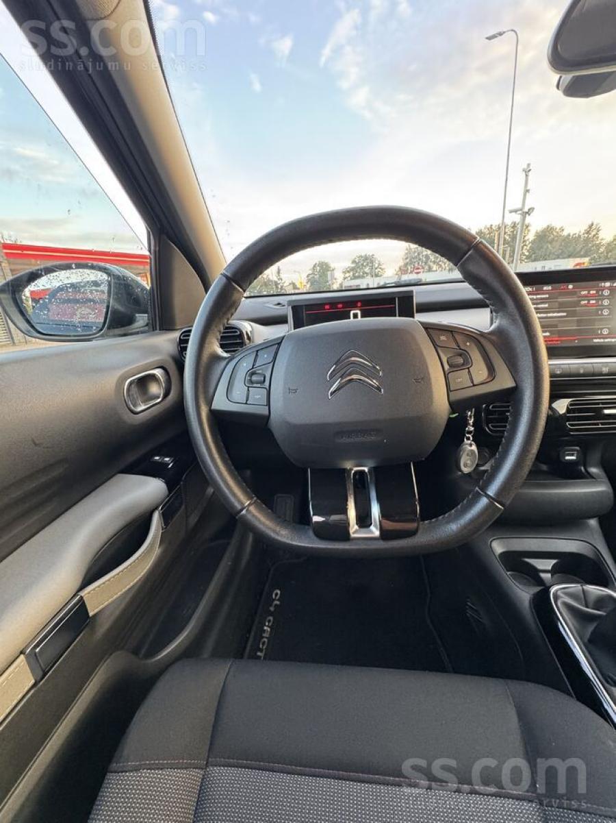 Melns Citroen C4 Cactus 2018 Rīga, ar dzinēja tilpumu 1.20 L un nobraukumu 139 tūkst. km par 6500 €, foto 7 vietnē AUTOMOTO.COM.LV