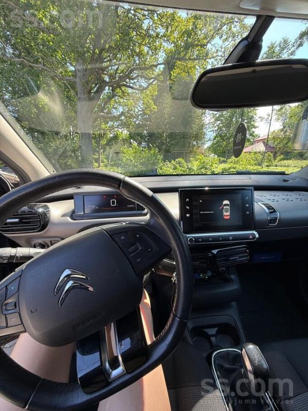 Melns Citroen C4 Cactus 2018 Rīga, ar dzinēja tilpumu 1.20 L un nobraukumu 155 tūkst. km par 7500 €, foto 3 vietnē AUTOMOTO.COM.LV