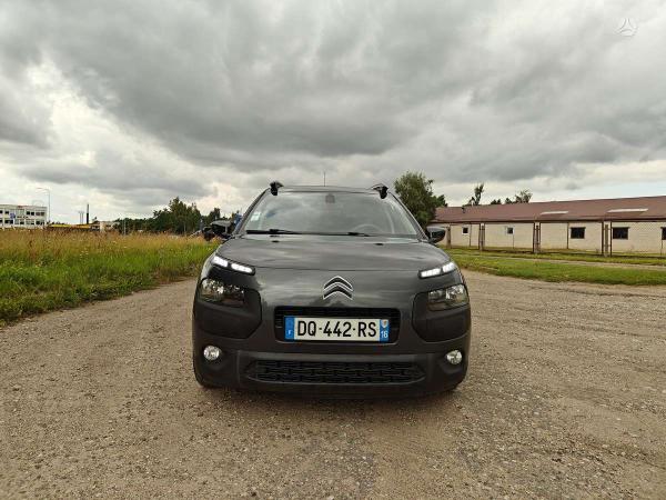 Blue Citroen C4 Cactus 2015 in Taurage, with an engine capacity of 1.20 L and mileage of 185 thousand km for 5300 €, photo 10 on AUTOMOTO.COM.LV