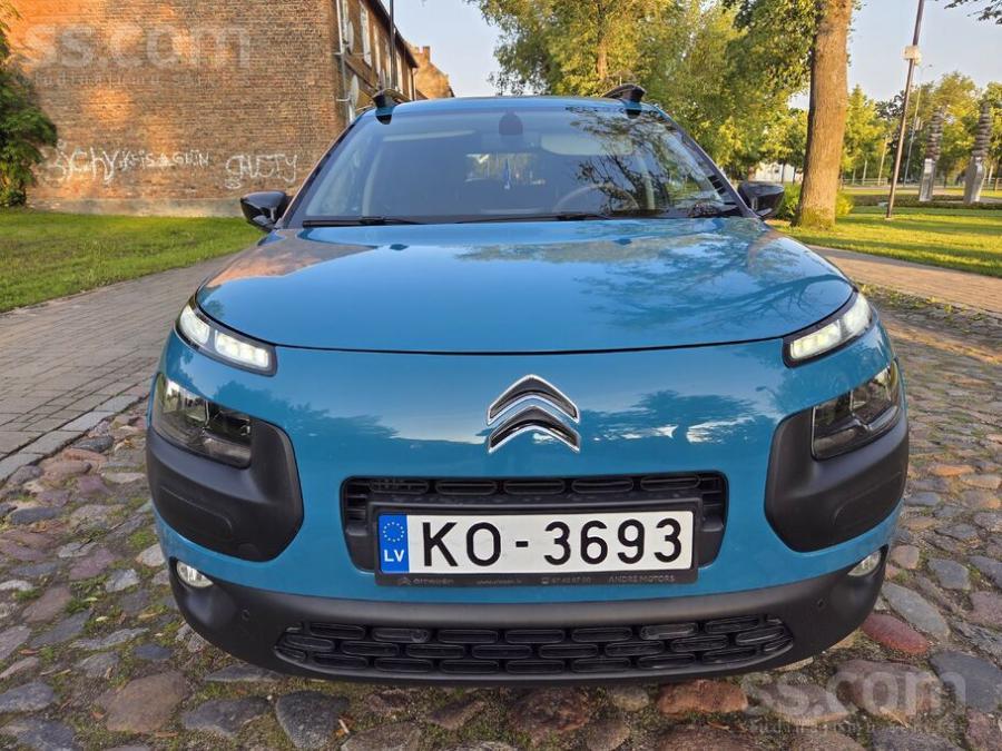 Blue Citroen C4 Cactus 2017 in Jelgava, with an engine capacity of 1.60 L and mileage of 0 thousand km for 6200 €, photo 2 on AUTOMOTO.COM.LV