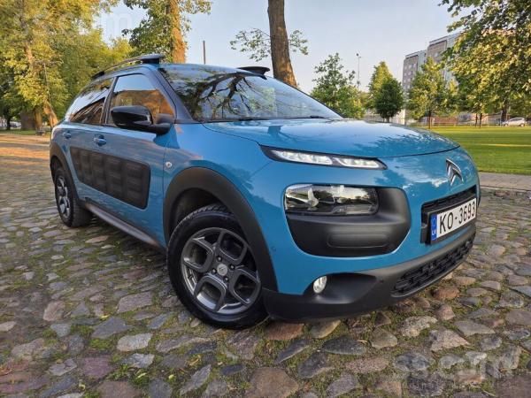Blue Citroen C4 Cactus 2017 in Jelgava, with an engine capacity of 1.60 L and mileage of 0 thousand km for 6200 €, photo 3 on AUTOMOTO.COM.LV
