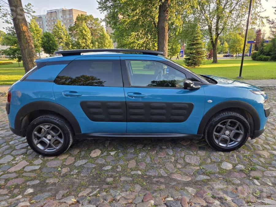 Blue Citroen C4 Cactus 2017 in Jelgava, with an engine capacity of 1.60 L and mileage of 0 thousand km for 6200 €, photo 7 on AUTOMOTO.COM.LV