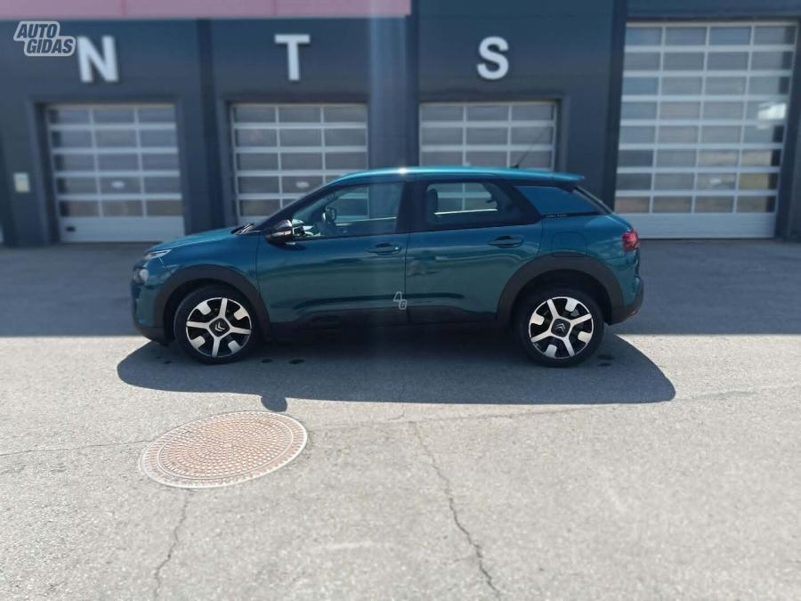 Zils Citroen C4 Cactus 2018 Panevēža, ar dzinēja tilpumu 1.20 L un nobraukumu 60 tūkst. km par 8999 €, foto 8 vietnē AUTOMOTO.COM.LV