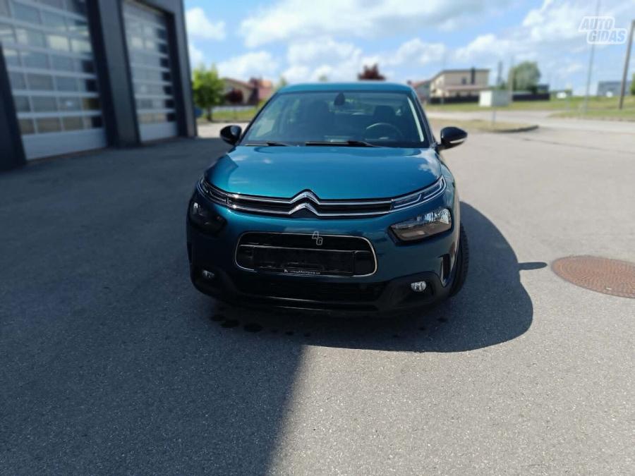 Zils Citroen C4 Cactus 2018 Panevēža, ar dzinēja tilpumu 1.20 L un nobraukumu 60 tūkst. km par 8999 €, foto 14 vietnē AUTOMOTO.COM.LV