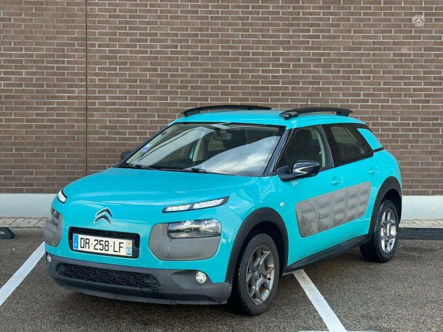 Zils Citroen C4 Cactus 2015 Tauragė, ar dzinēja tilpumu 1.20 L un nobraukumu 141 tūkst. km par 4600 €, foto 1 vietnē AUTOMOTO.COM.LV
