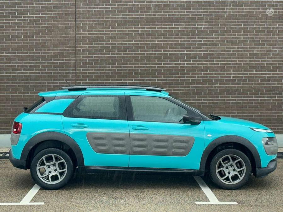 Zils Citroen C4 Cactus 2015 Tauragė, ar dzinēja tilpumu 1.20 L un nobraukumu 141 tūkst. km par 4600 €, foto 7 vietnē AUTOMOTO.COM.LV