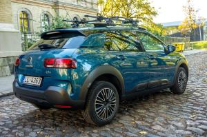 Zils Citroen C4 Cactus 2018 Rīga, ar dzinēja tilpumu 1.20 L un nobraukumu 107 tūkst. km par 8250 €, foto 4 vietnē AUTOMOTO.COM.LV