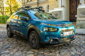 Zils Citroen C4 Cactus 2018 Rīga, ar dzinēja tilpumu 1.20 L un nobraukumu 107 tūkst. km par 8250 €, foto 5 vietnē AUTOMOTO.COM.LV