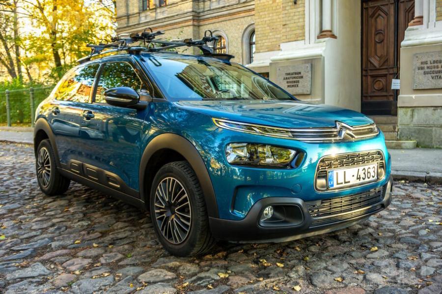 Zils Citroen C4 Cactus 2018 Rīga, ar dzinēja tilpumu 1.20 L un nobraukumu 107 tūkst. km par 8250 €, foto 5 vietnē AUTOMOTO.COM.LV