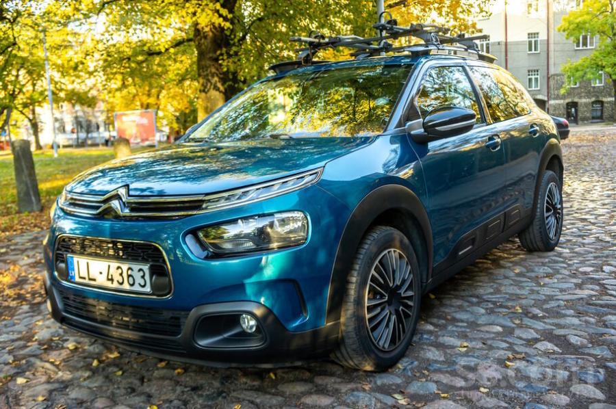 Zils Citroen C4 Cactus 2018 Rīga, ar dzinēja tilpumu 1.20 L un nobraukumu 107 tūkst. km par 8250 €, foto 7 vietnē AUTOMOTO.COM.LV