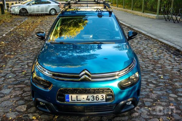 Blue Citroen C4 Cactus 2018 in Riga, with an engine capacity of 1.20 L and mileage of 107 thousand km for 8250 €, photo 7 on AUTOMOTO.COM.LV