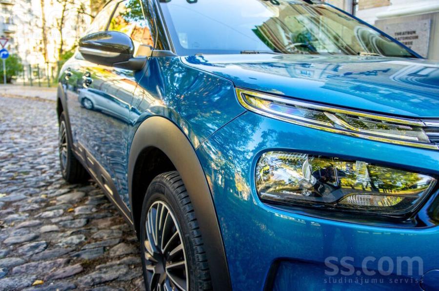 Zils Citroen C4 Cactus 2018 Rīga, ar dzinēja tilpumu 1.20 L un nobraukumu 107 tūkst. km par 8250 €, foto 10 vietnē AUTOMOTO.COM.LV
