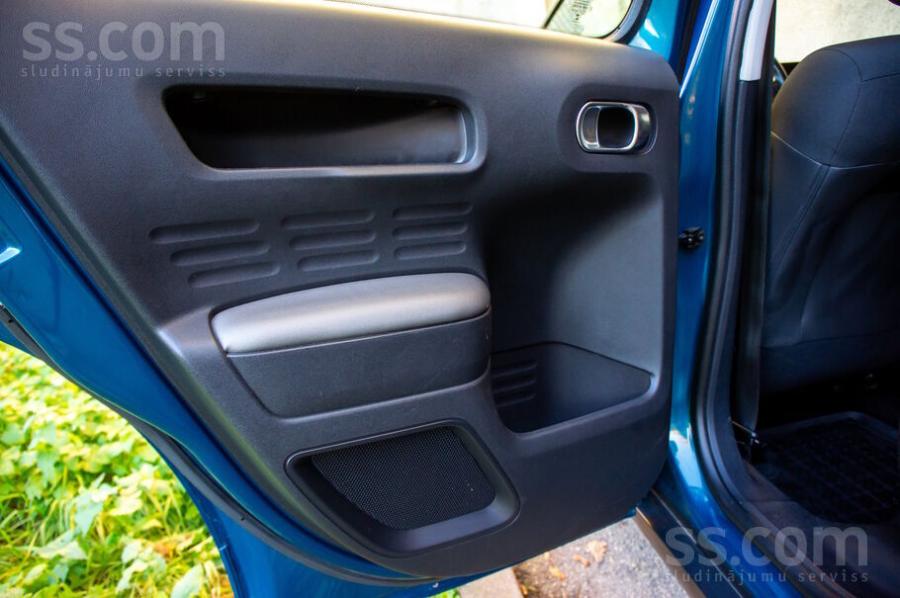 Zils Citroen C4 Cactus 2018 Rīga, ar dzinēja tilpumu 1.20 L un nobraukumu 107 tūkst. km par 8250 €, foto 16 vietnē AUTOMOTO.COM.LV