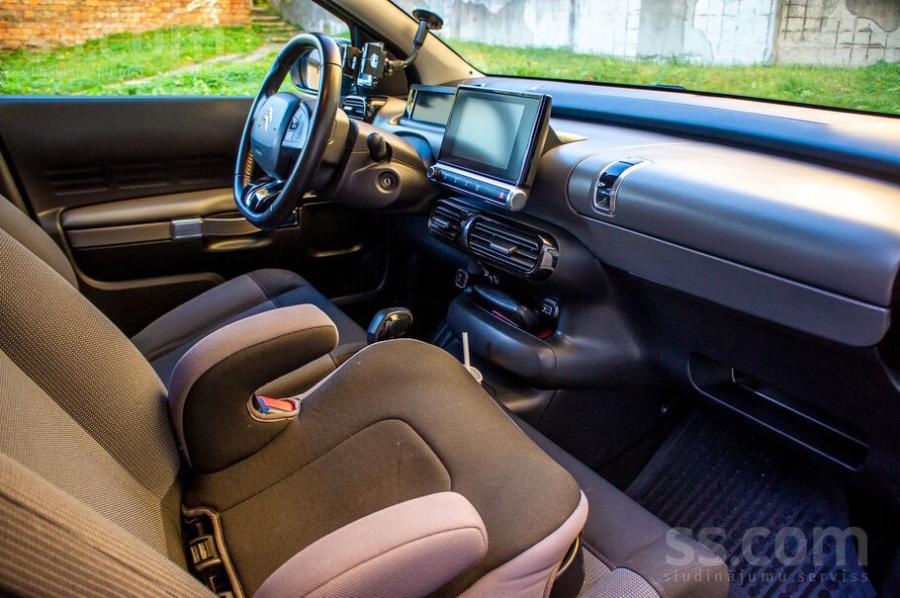 Zils Citroen C4 Cactus 2018 Rīga, ar dzinēja tilpumu 1.20 L un nobraukumu 107 tūkst. km par 8250 €, foto 20 vietnē AUTOMOTO.COM.LV