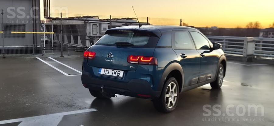 Zils Citroen C4 Cactus 2019 Tallina, ar dzinēja tilpumu 1.20 L un nobraukumu 126 tūkst. km par 6700 €, foto 4 vietnē AUTOMOTO.COM.LV